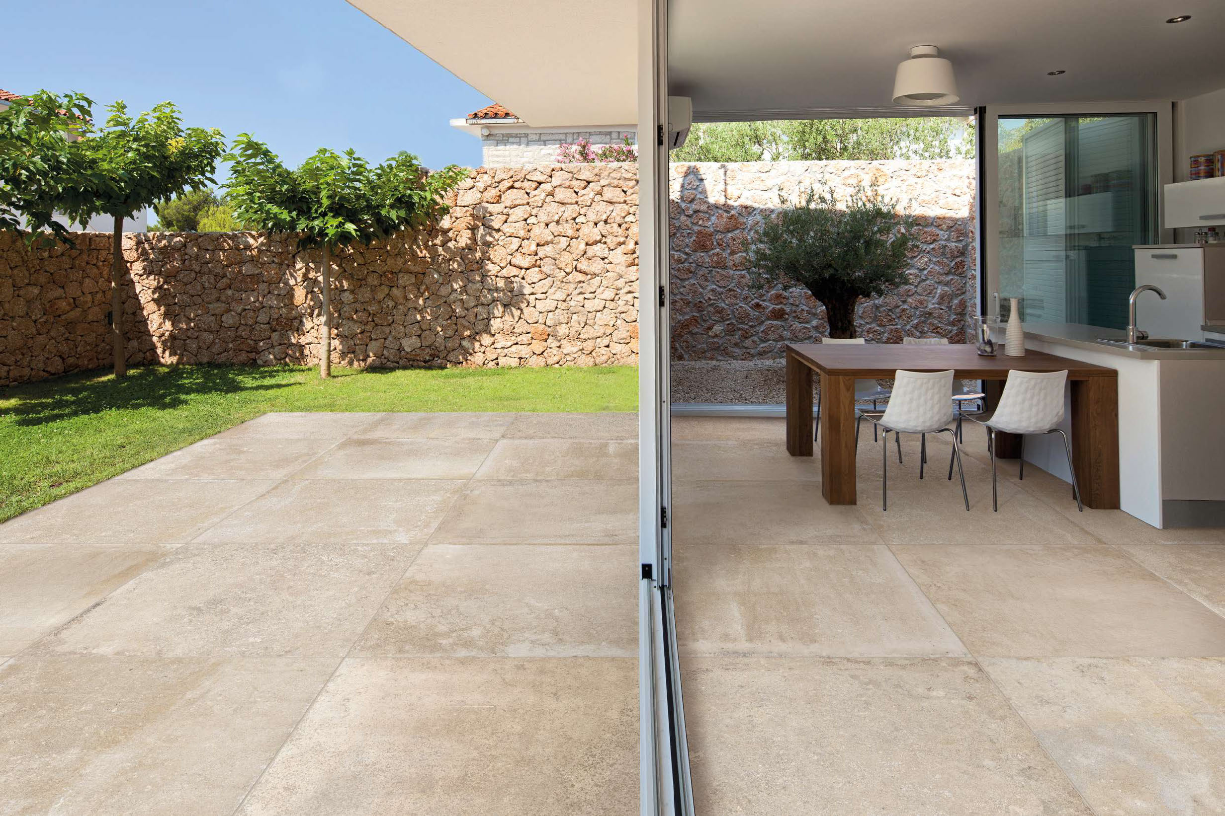 View Blois - Brecon Tile Studio